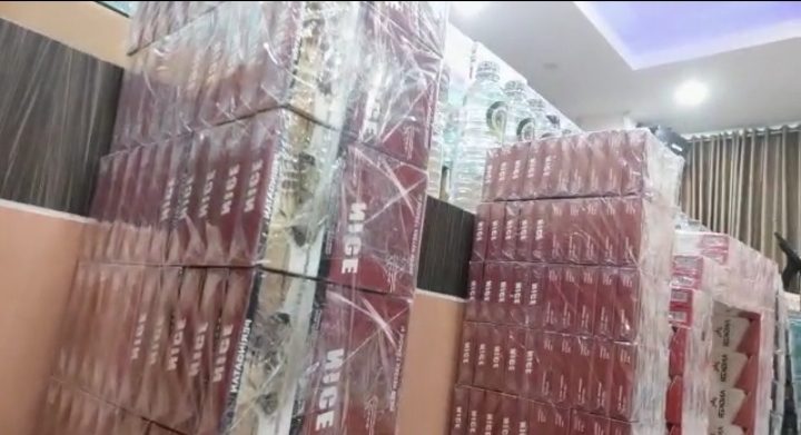 Luffman dan Nice Nampak Jelas Tersusun Rapi Saat Rilis Pemusnahan Rokok ...