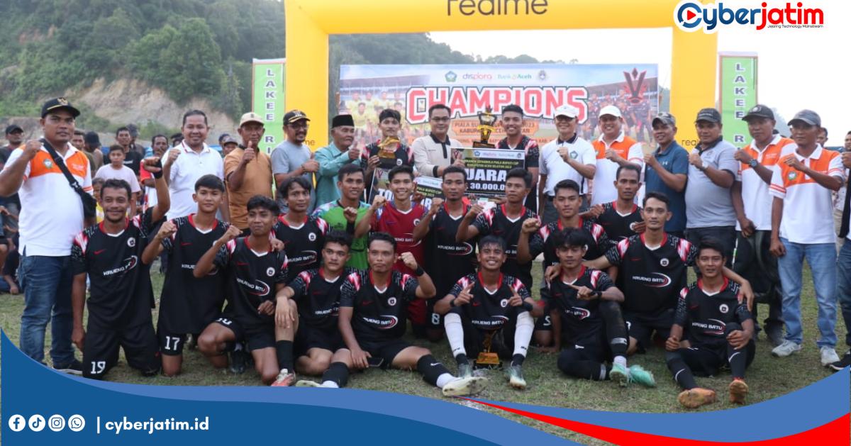 Sakura FC Juara 1 Turnamen Bola Kaki Bupati Cup Tahun 2023 – Cyber Jatim